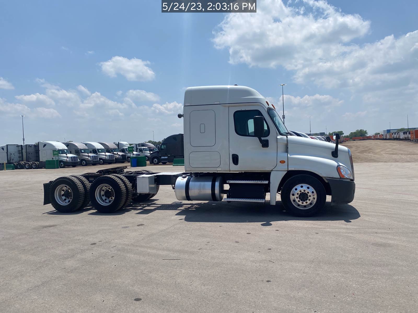2020 Freightliner Cascadia Sleeper Semi Truck - 48" Extra-Tall Roof ...