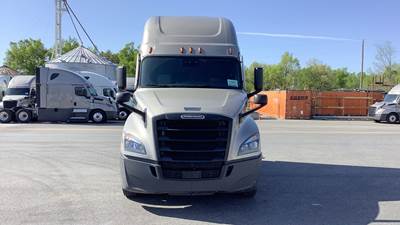 2021 Freightliner Cascadia - 72" Raised Roof Double Bunk Sleeper ...