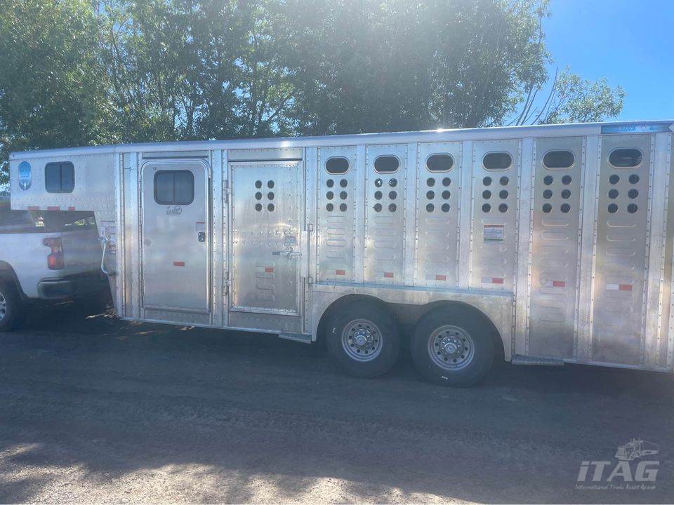 2023 Merritt 20ft Lariat Livestock Trailer - Flat Floor, Full Swing ...