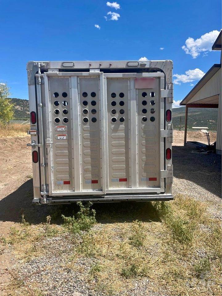 2023 Merritt 20ft Lariat Livestock Trailer - Flat Floor, Full Swing ...