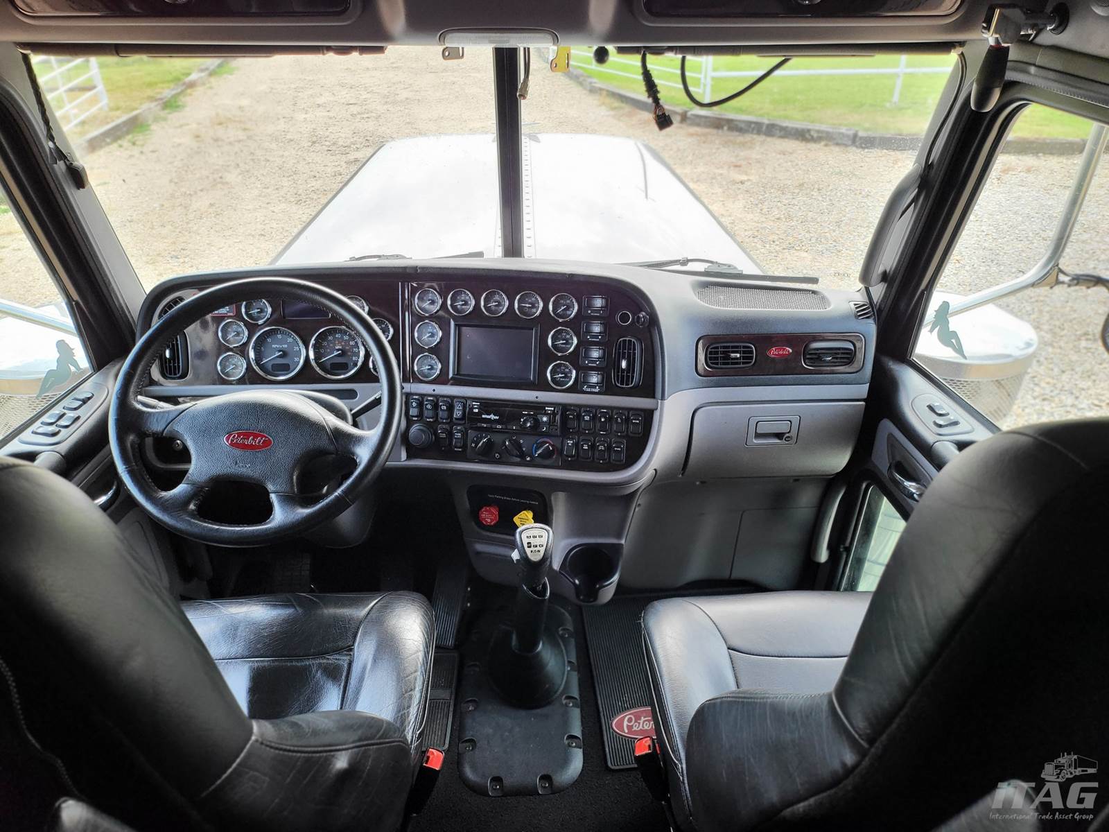Peterbilt 389 Interior