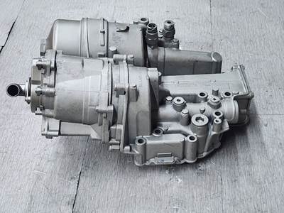 International MaxxForce 13 Engine Oil Cooler & Filter Housing Part ...
