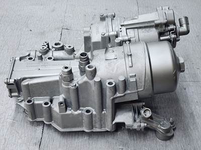 International MaxxForce 13 Engine Oil Cooler & Filter Housing Part ...