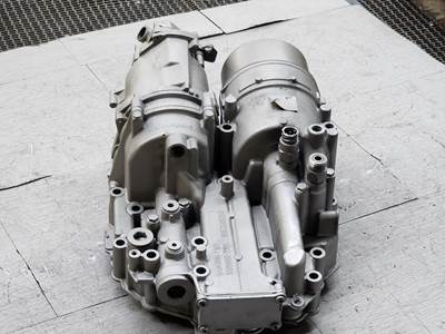 International MaxxForce 13 Engine Oil Cooler & Filter Housing Part ...