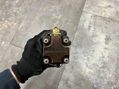 Caterpillar 3126 Fuel Injector Part # 128-6601, Pulled off CAT 3126B ...