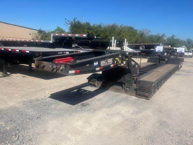 2020 Globe 55 TON HYDRAULIC RGN TRI-AXLE WITH HYDRAULIC FLIP Lowboy ...