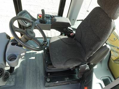 2016 Caterpillar CS66B Smooth Drum Roller Compactor For Sale, 1,400 ...