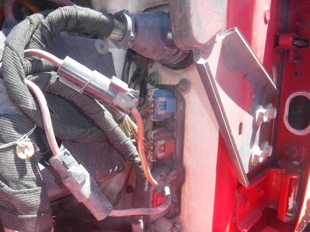 2002 International 4300 / 7600 / 8600 Chassis Control Module for a ...