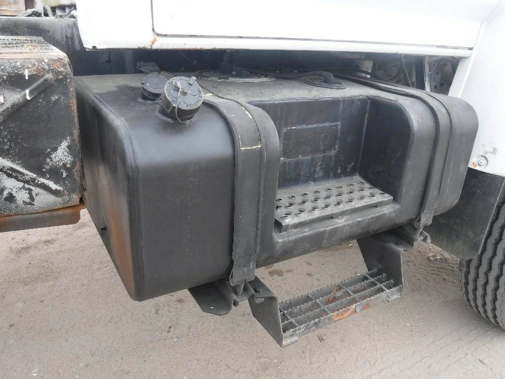 Ford F-800 Right Fuel Tank for a 1990 Ford F600 / F700 / F800 For Sale ...