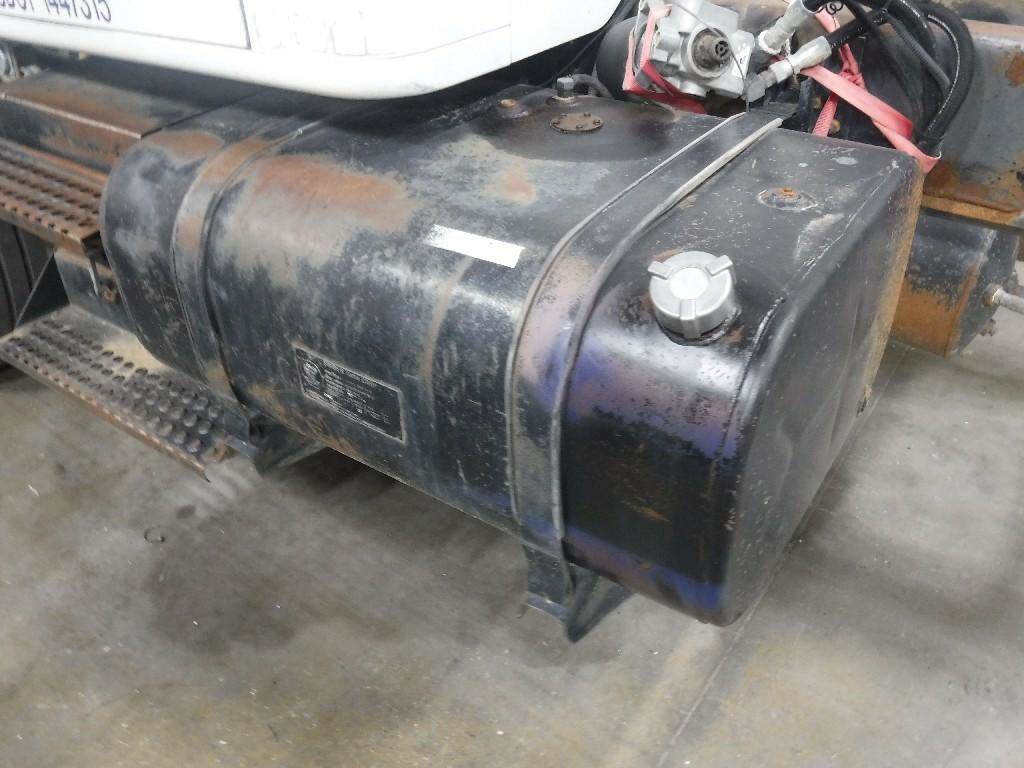 International 4900 Left Fuel Tank for a 1995 International 4700 / 4900 ...