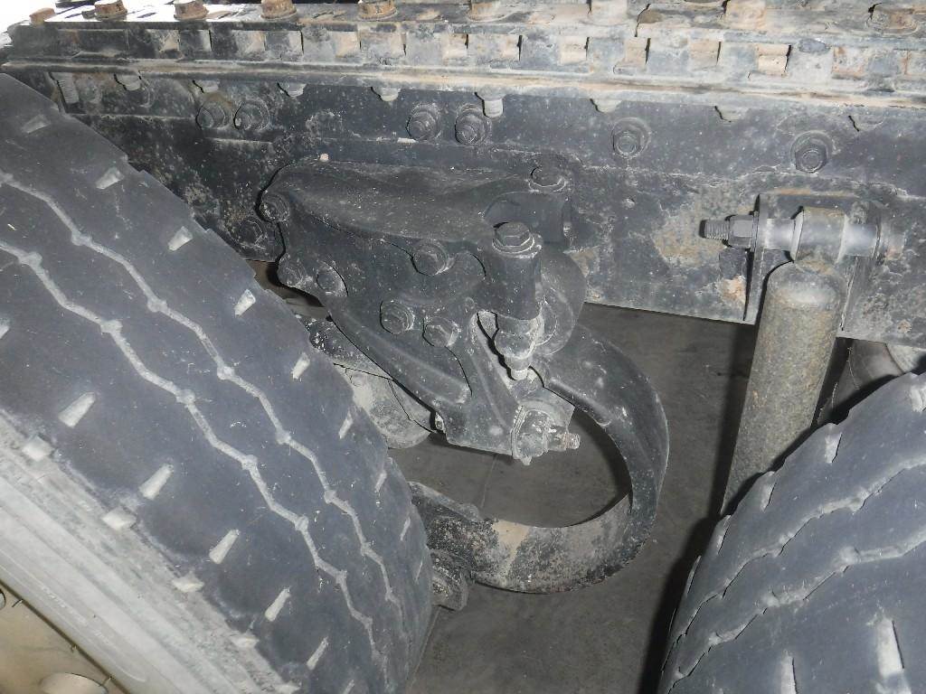 2005 Kenworth DRIVE AXLE Right Spring Hanger for a Kenworth W900 For ...