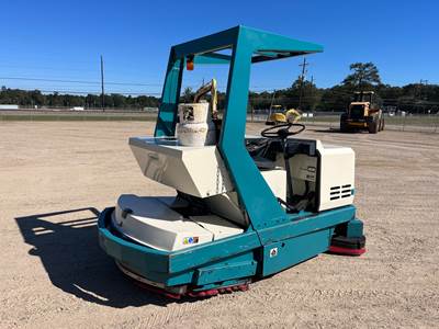 TENNANT 528 PARKING LOT SWEEPER For Sale | Livingston, LA | 13212202 ...