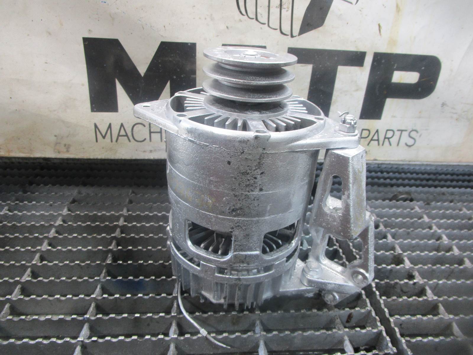 (GOOD USED) Hercules LDT465 Multifuel Engine 28-Volt, 60-Amp Alternator ...