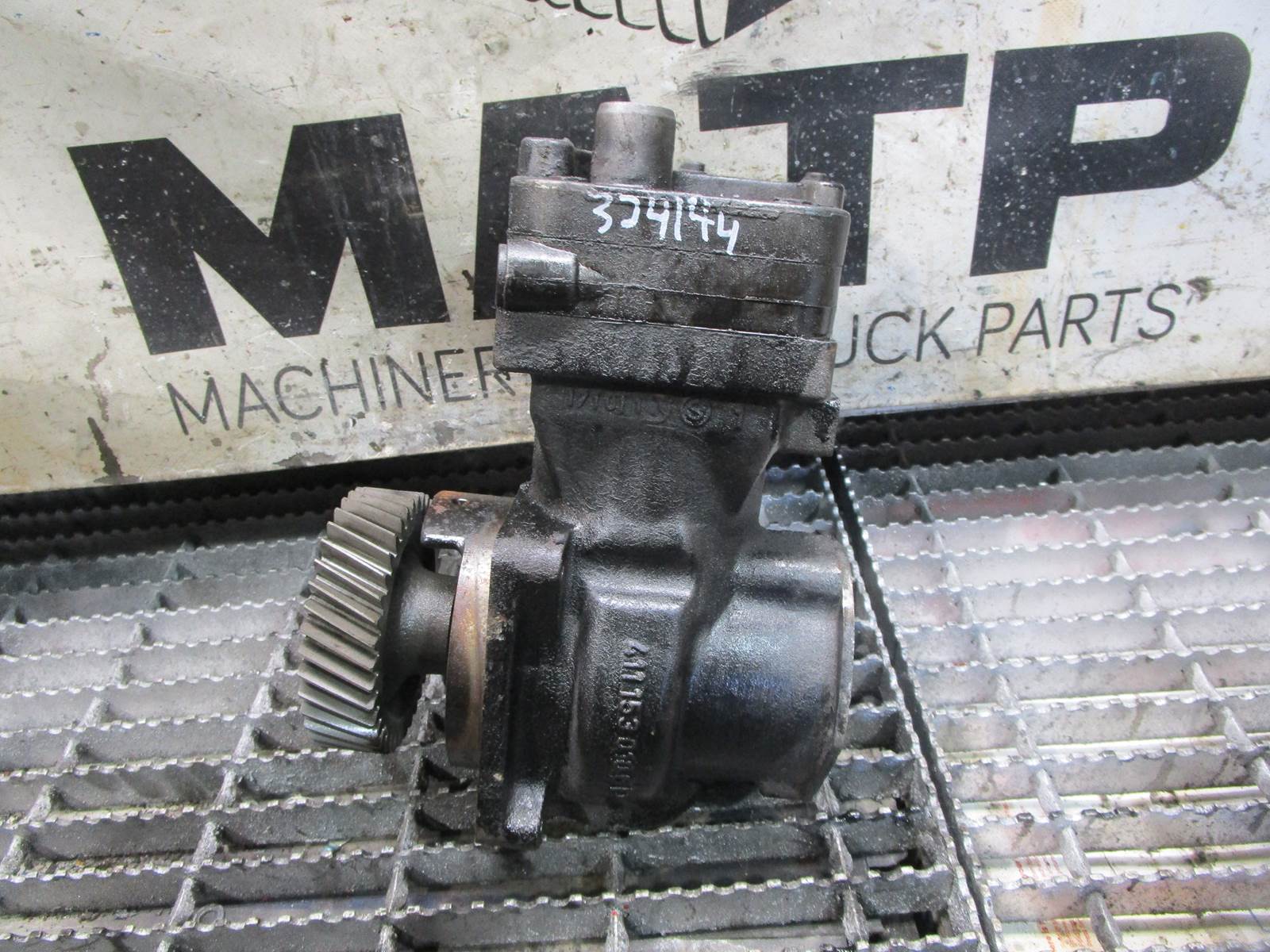 (GOOD USED) Wabco Air Compressor for Mercedes-Benz Diesel Engine OEM ...