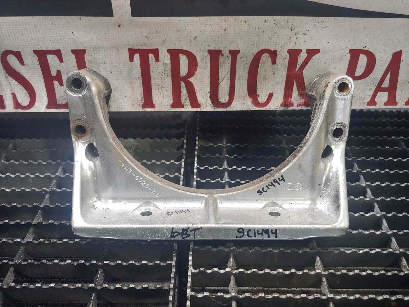 (GOOD USED) Front Support Mount for Cummins 5.9L Diesel Engine in Ford ...