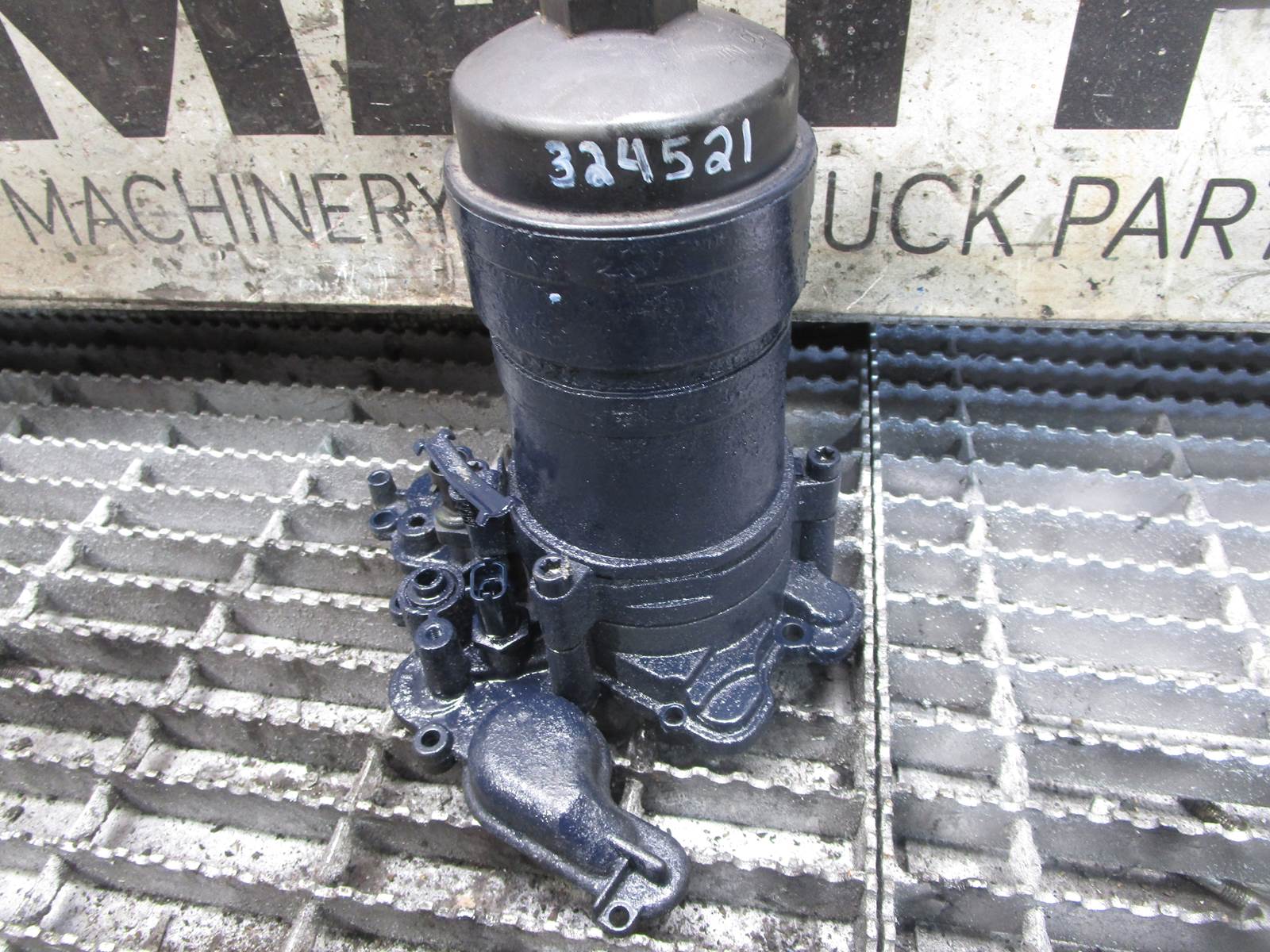 (GOOD USED) International VT365 (6.0L) Diesel Engine Oil Filter Base ...