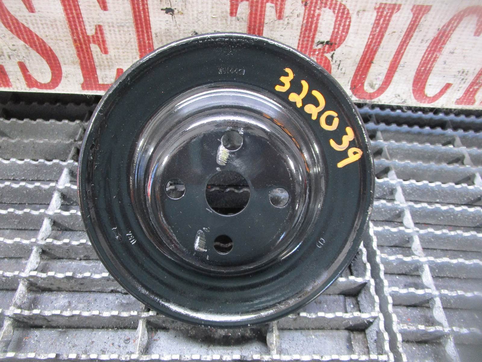 (Good Used) Cummins Diesel Engine Fan Pulley OEM-Part# 3914461 For Sale ...