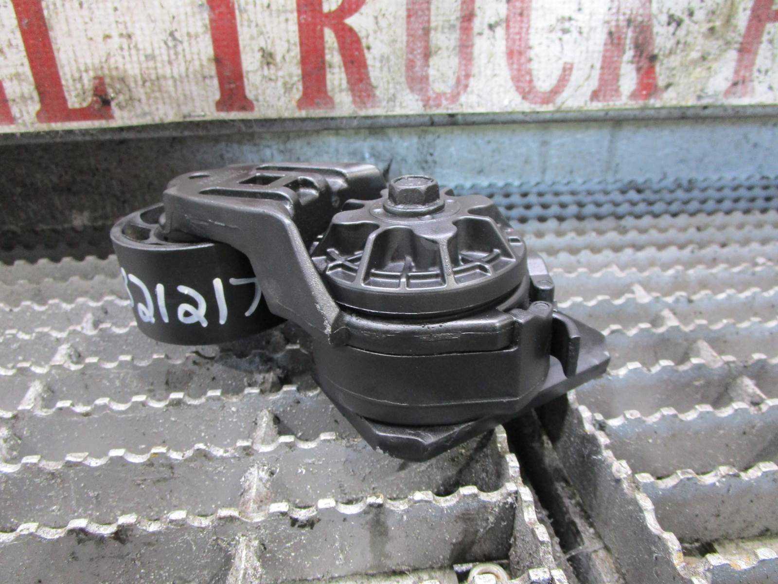 (GOOD USED) Cummins 6CT 8.3L Diesel Engine Belt Tensioner Pulley Part ...