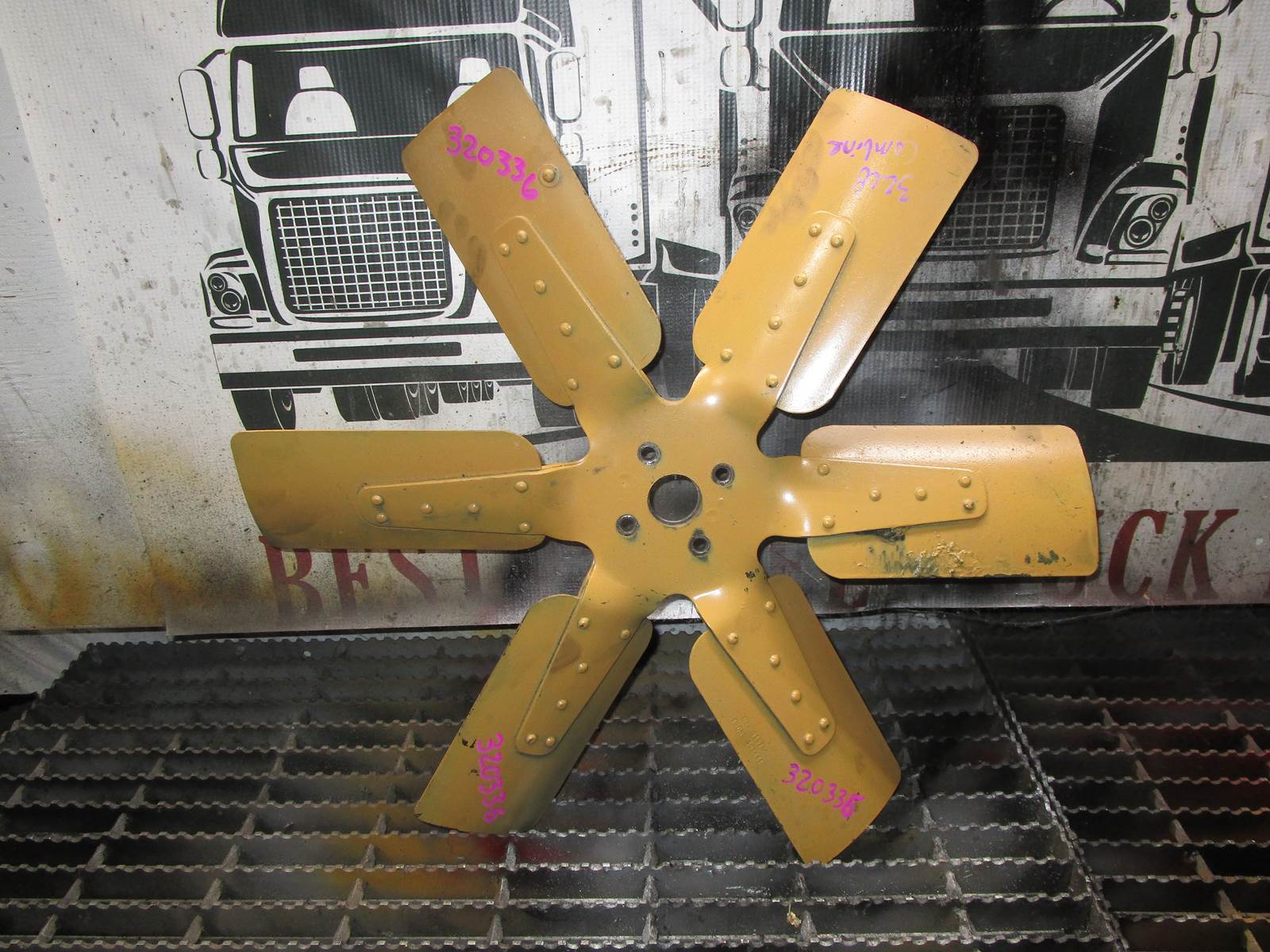 (GOOD USED) Caterpillar 3208 Diesel Engine Cooling Fan 22"-Inch, 6 ...