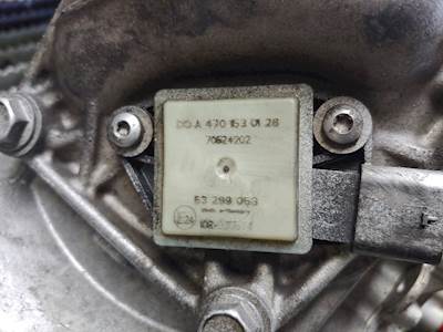 2011 Detroit DD15 EGR Diesel Engine Fuel Filter Housing Base A710909852 ...