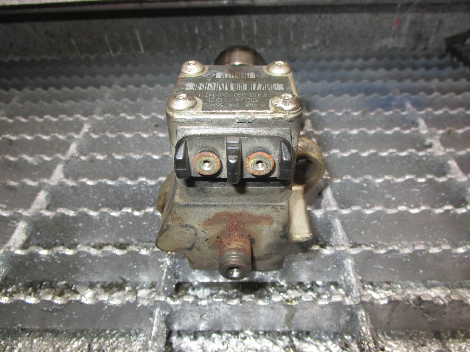 (Good Used Takeoff) Single Injector Fuel Pump for Mercedes-Benz OM460LA ...