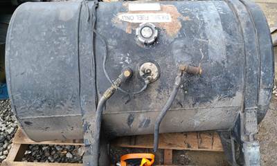 1995 MACK MR690S 70-GAL DIESEL ENGINE FUEL TANK WITH HANGERS/BRACKETS ...