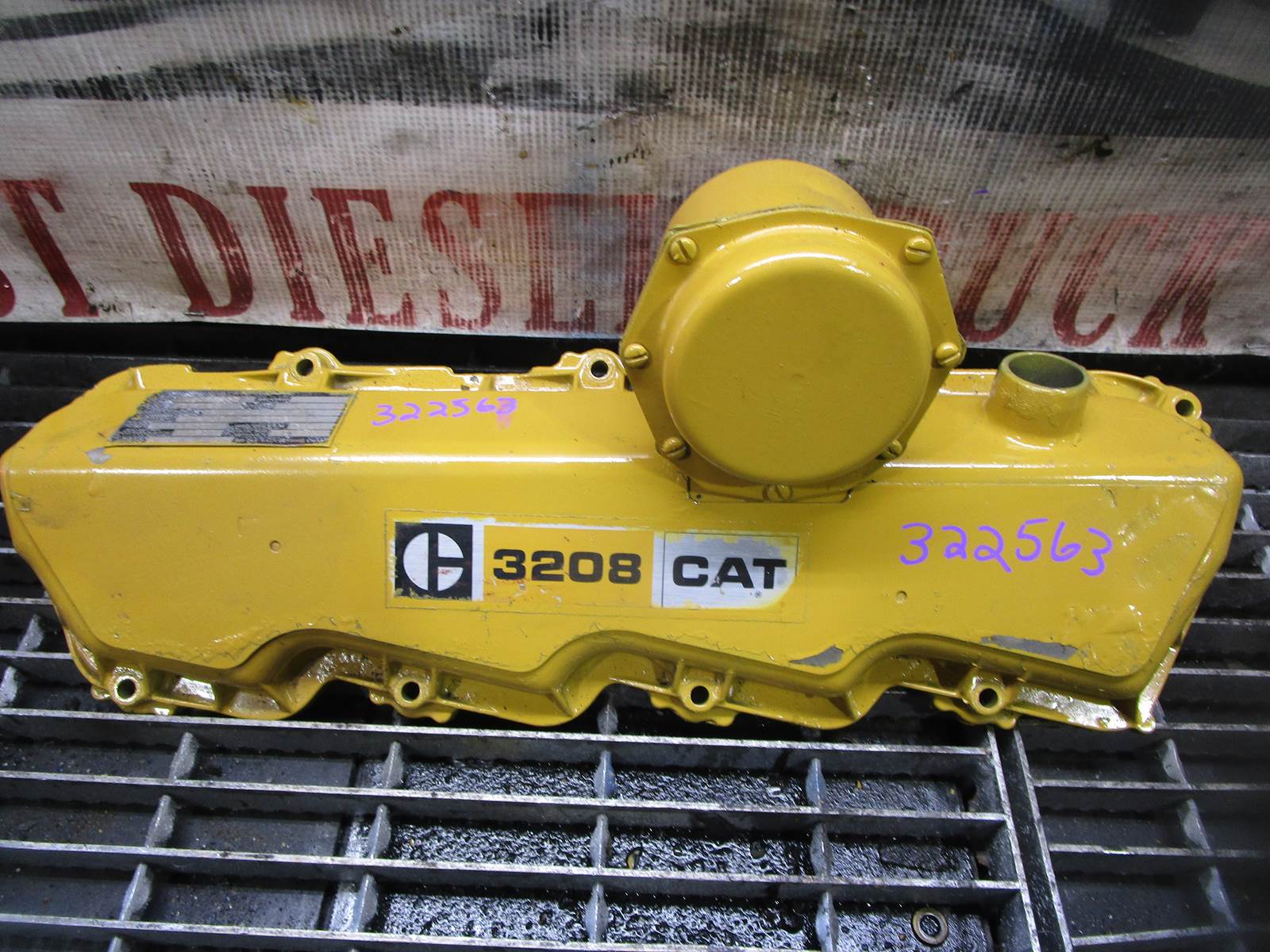 (GOOD USED) Caterpillar 3208 Diesel Engine Valve Cover Part# 9L7430 For ...
