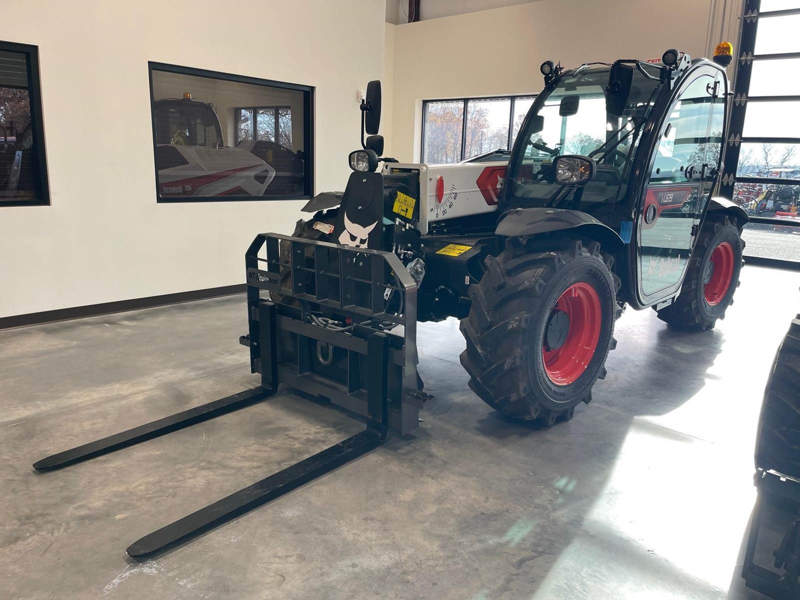 2024 Bobcat TL619 Telehandler - 5512lb Capacity, 20ft Lift Height, 12ft ...