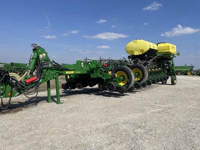 2022 John Deere 1775NT Planter / Row Unit For Sale | Easton, MO | 86533 ...