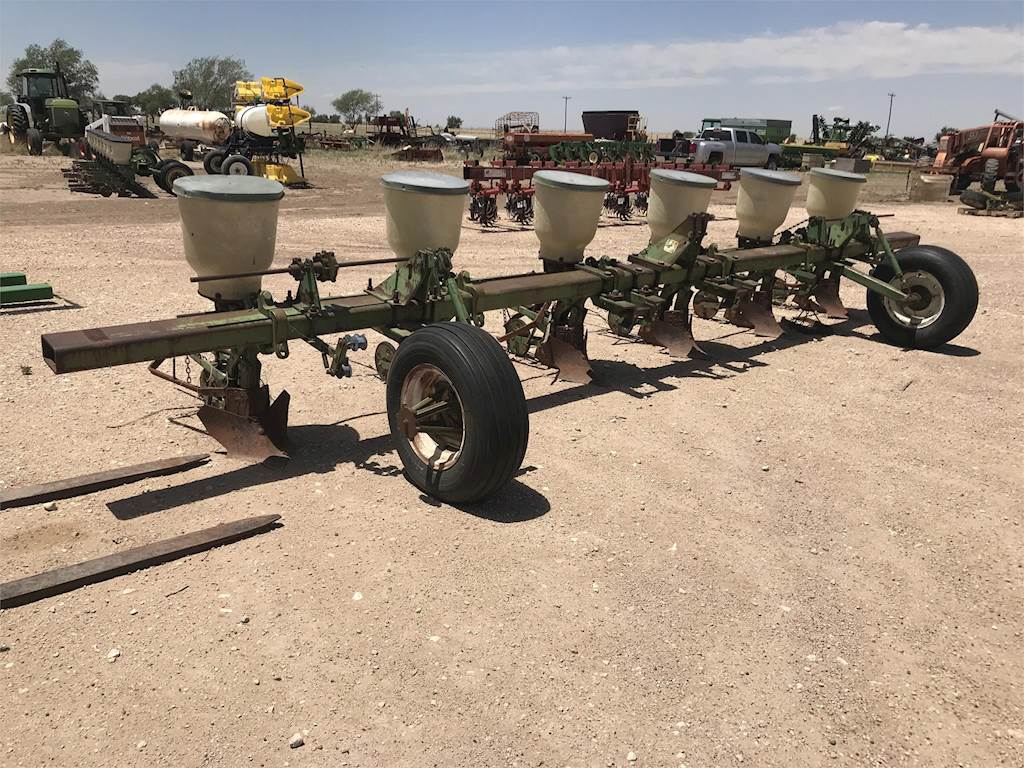 John Deere 60 Planter / Row Unit For Sale | Hale Center, TX | 1742 ...