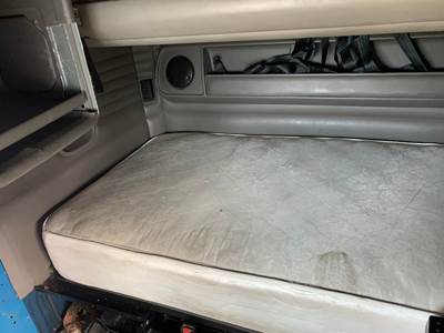 2012 Kenworth T700 T/A Sleeper For Sale, 849,587 Miles | Indianapolis ...