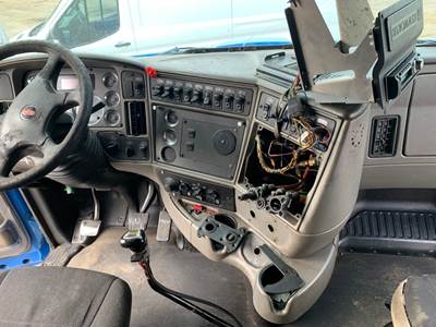 2012 Kenworth T700 T/A Sleeper For Sale, 849,587 Miles | Indianapolis ...