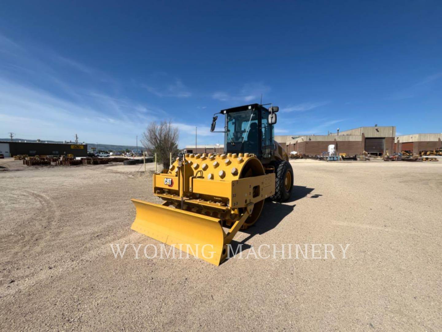 2024 Caterpillar CS12 Material Transfer Vehicle For Sale, 154 Hours ...