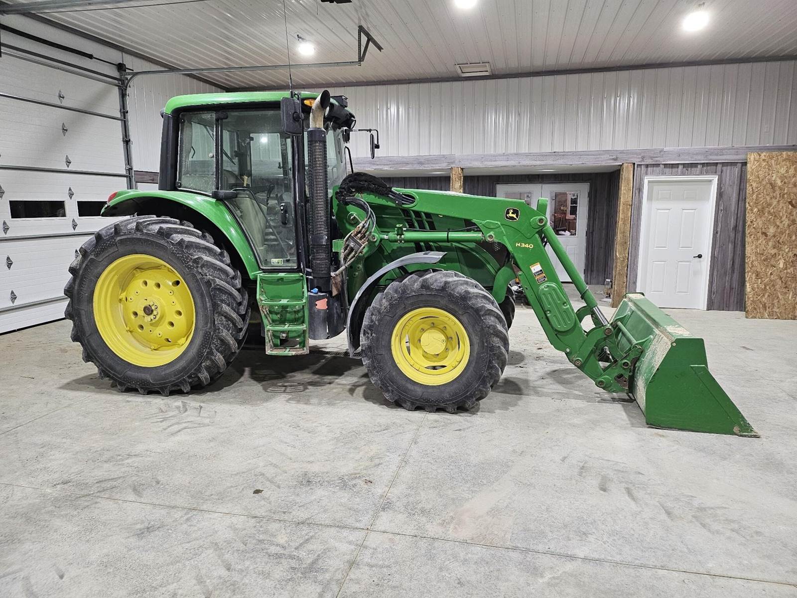 2014 John Deere 6125M Tractor For Sale, 4,033 Hours | Elkader, IA ...