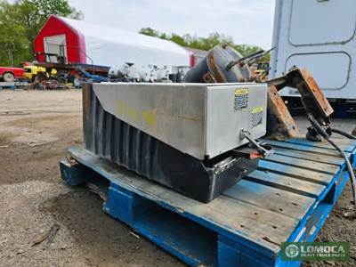 Mack Granite CV713 Battery Box for a 2004 Mack CV713 Granite For Sale ...