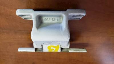 2014 Volvo VNL Right Door Hinge For Sale | York, ON, Canada | 20372039 ...