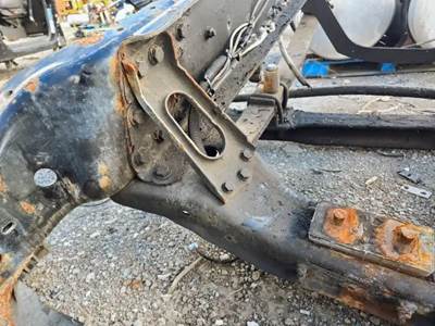 2013 Freightliner Cascadia 125 Engine Mount For Sale | York, ON, Canada ...