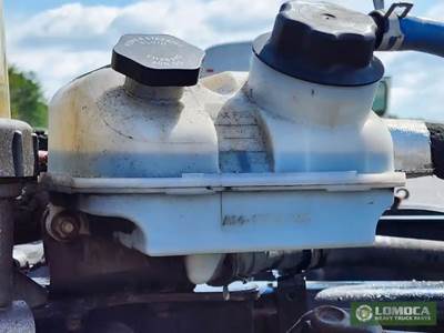 Freightliner Cascadia Power Steering Reservoir for a 2018 Freightliner ...