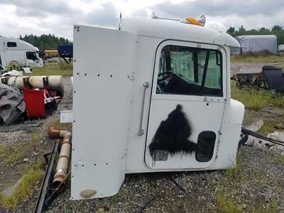 2000 Freightliner FLD120 Salvage Truck For Sale | York, ON, Canada | FR ...