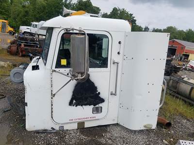 2000 Freightliner FLD120 Salvage Truck For Sale | York, ON, Canada | FR ...