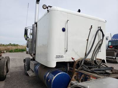 2005 Freightliner FLD120 Classic Salvage Truck For Sale | York, ON ...