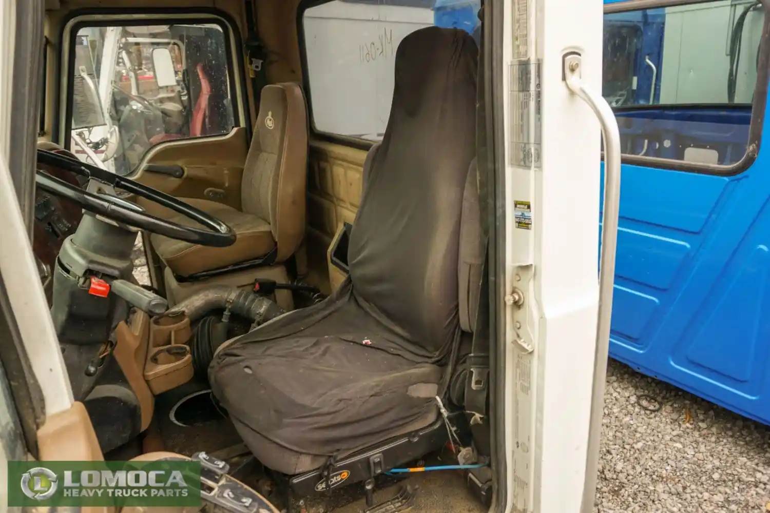 Mack Granite CT713 Left Seat for a 2007 Mack CT713 For Sale | York, ON ...