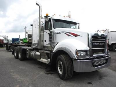 2015 Mack Titan TD713 Sleeper Semi Truck - 36" Mid Roof Sleeper, MP10 ...