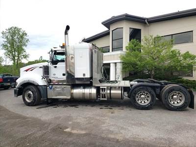 2015 Mack Titan TD713 Sleeper Semi Truck - 36" Mid Roof Sleeper, MP10 ...