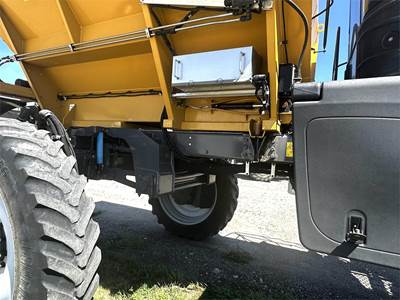 2020 Rogator RG1100C Dry Fertilizer Applicator For Sale | Clear Lake ...
