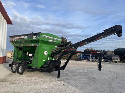 2025 J&M LC290 Seed Tender For Sale | Zearing, IA | 13388418 ...