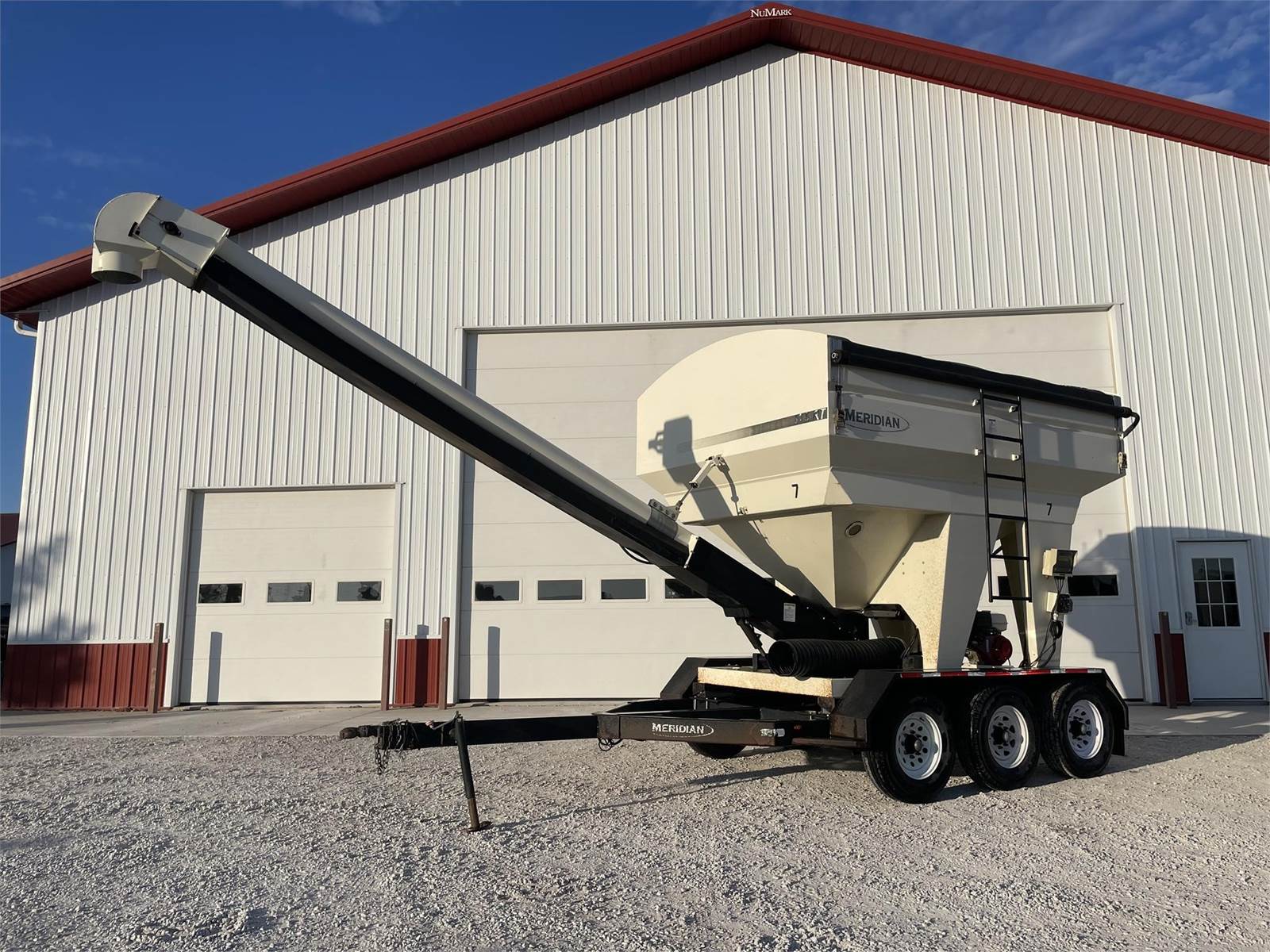 Meridian 375RT Seed Tender For Sale | Zearing, IA | 11999524 ...