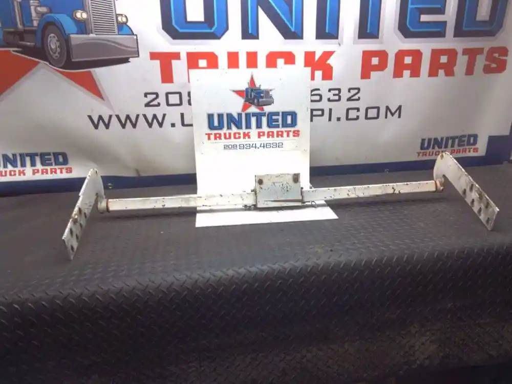 1994 Volvo Hood Hinge For Sale | Gooding, ID | WB8066574 ...