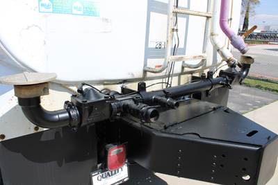 2003 Chevrolet C8500 Stainless Steel 3500 Gal Klein Water Tank Truck ...