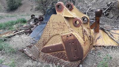 Komatsu PC300 Excavator Bucket For Sale | 100 Mile House, BC, Canada ...